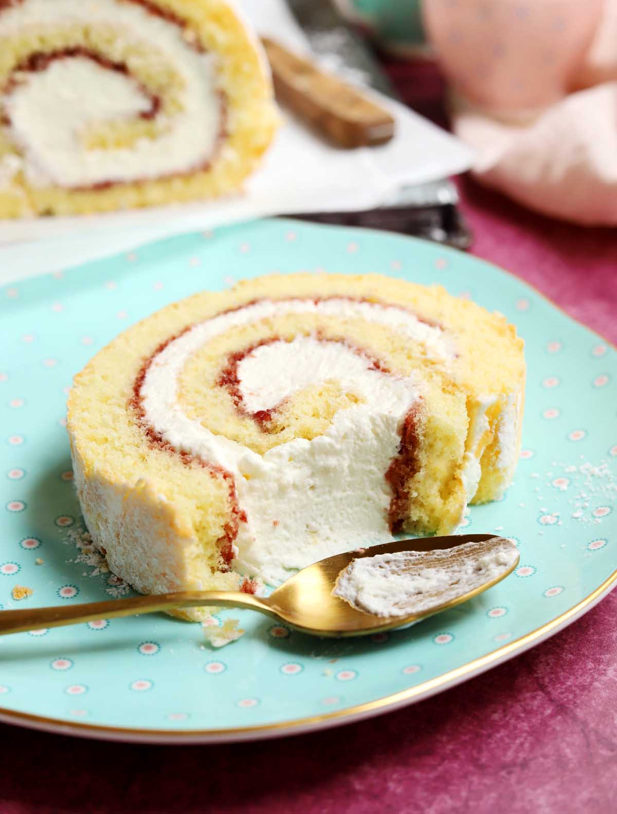 EASIEST Soft Vanilla Swiss Roll Cake (with VIDEO) - Scientifically Sweet