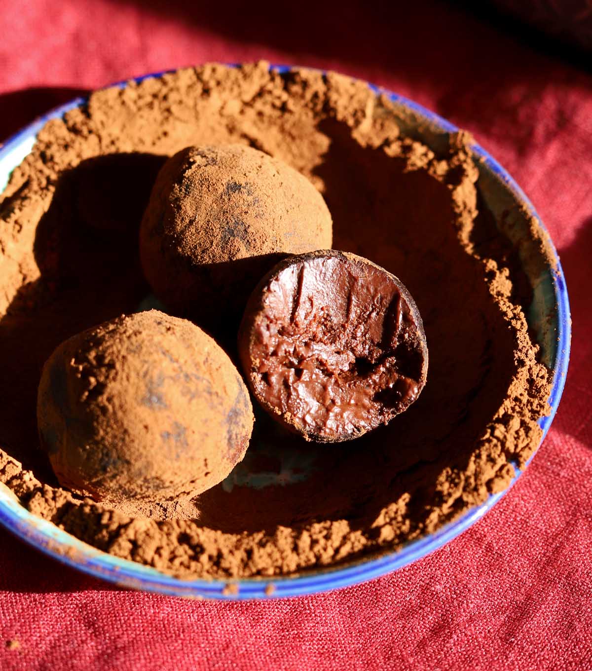 AMAZING Chocolate Water Truffles - ONE ingredient! (with VIDEO ...